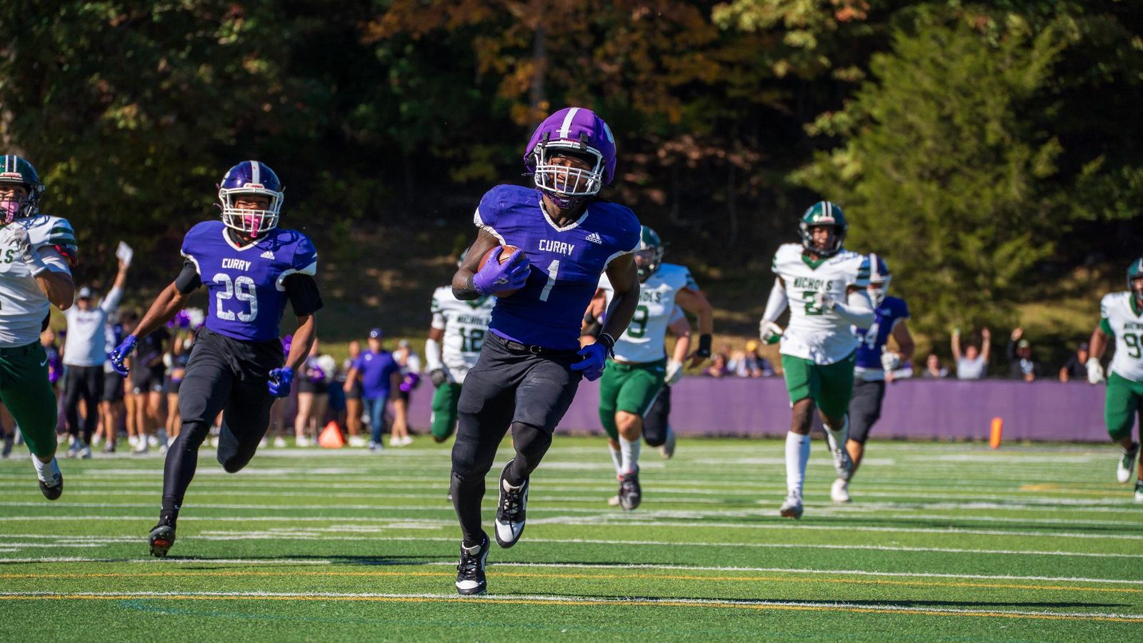 Division III running back breaks NCAA single-game rushing record